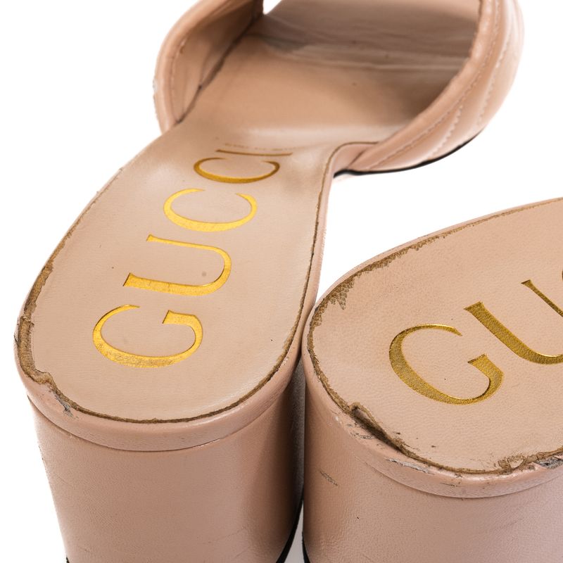 Sandália Gucci Mule Matelassê Bege | Brechó de luxo - Prettynew